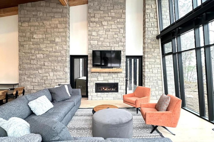 Waterfront Luxury 5-bedroom Cottage With Hot Tub - Gravenhurst