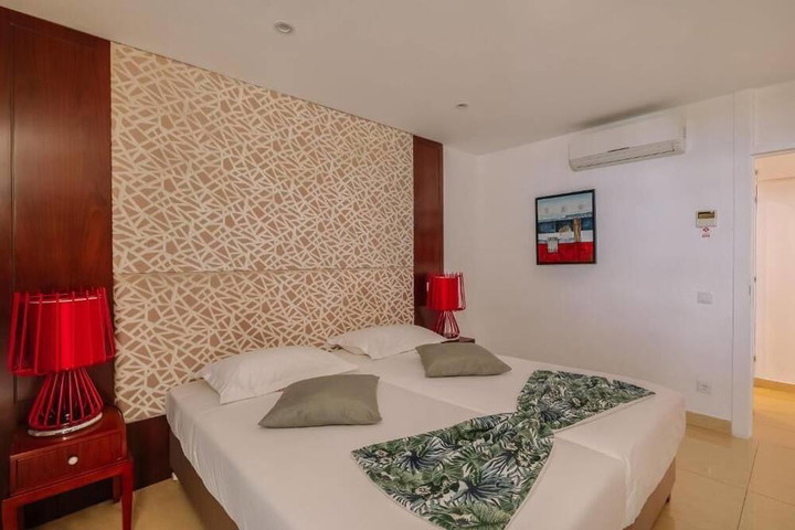 Enjoy Sandy Moments: Seafront Retreat In Praia Da Oura, Free Parking - Albufeira