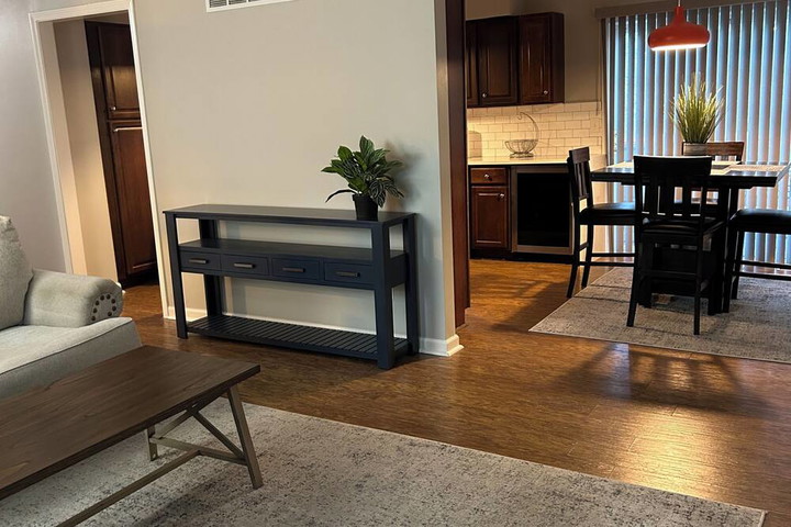Comfortable Olathe Getaway  3 Bedrooms - Sleeps 6 - Shawnee, KS