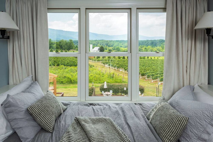 Charming Cottage Room At The Inn At Stinson Vineyards - Crozet, VA