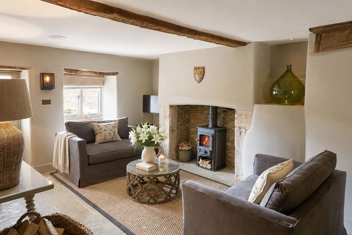 Owl | Luxury Cotswold Cottage | Sleeps 6 - Burford, UK