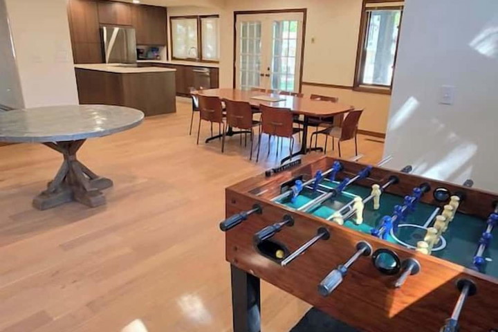 5-br Family Retreat  Pool Table & Waffles - Provo, UT