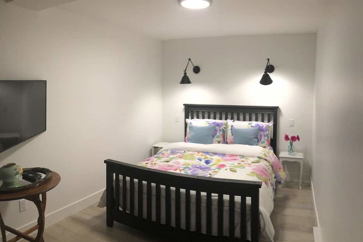 Luxury Space - Private Access/private Area - Coquitlam
