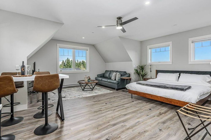 Brand New Suite Close To Mt. Washington, Cumberland Bike Trails And The Ocean. - Comox