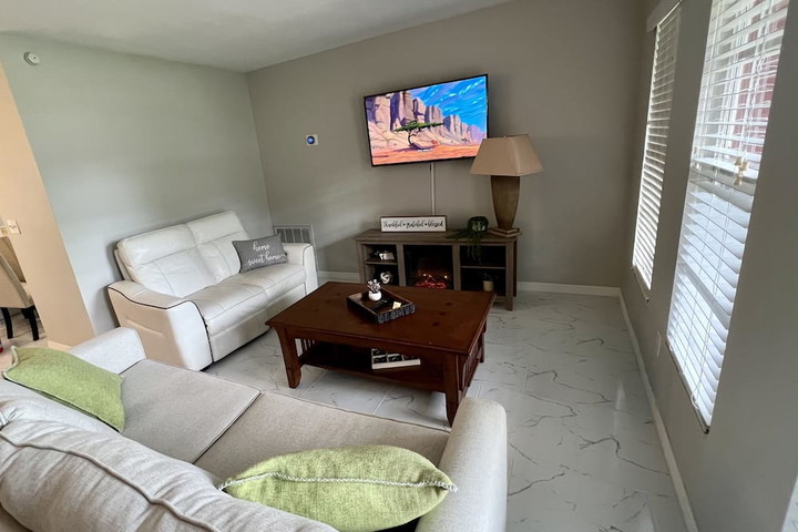 Relax, Golf And Swim At Sun N Lake Retreat. Pet Friendly! - Sebring, FL