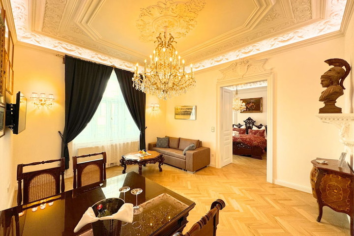 Respect For The Old But A Reverence For A Modern Living - Wien
