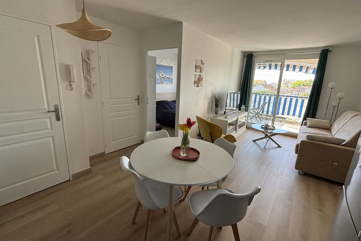 Parc De Pontaillac, Au Pied De La Plage, Du Casino, Des Commerces Et Piscine - Royan