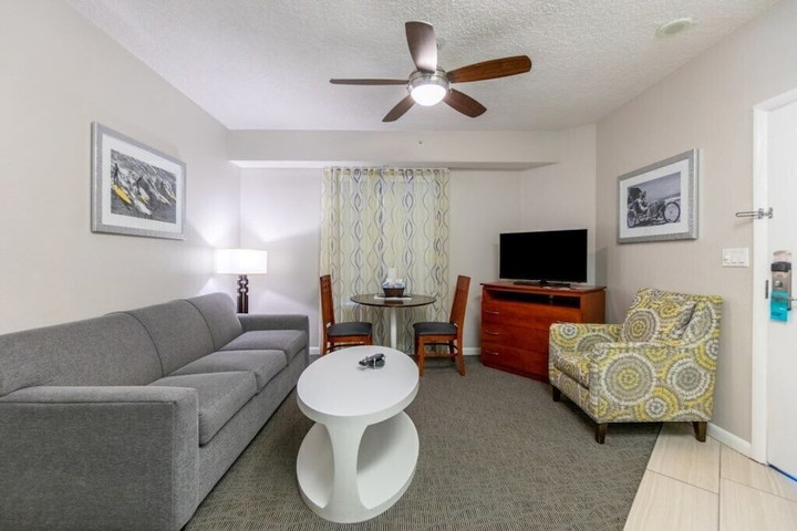 Daytona Beach | Beach & Pool Access | Coastal Relaxation Stay - Daytona Beach, FL