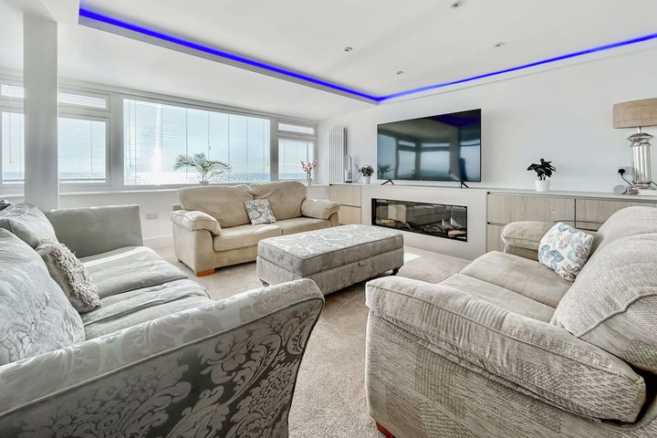 5 Bedroom Accommodation In Worthing - ステイング