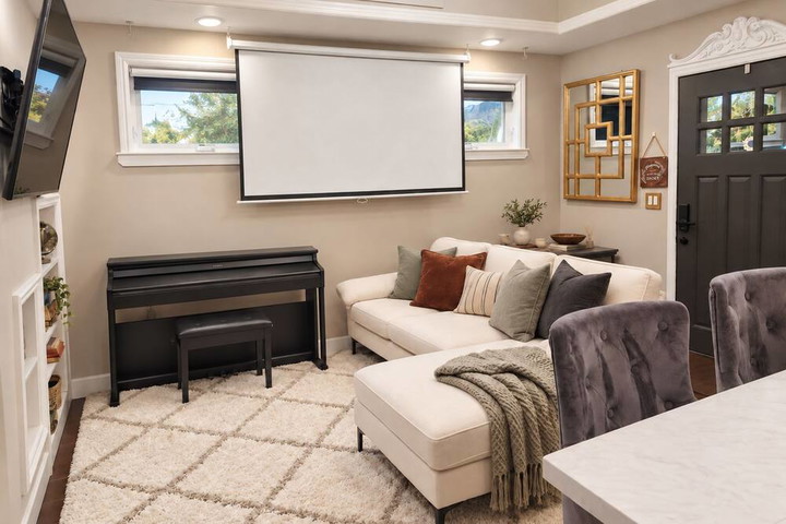 Executive Garden Guest House, King Bed + 10gbps, Workspace, Private Courtyard - Redwood City, CA