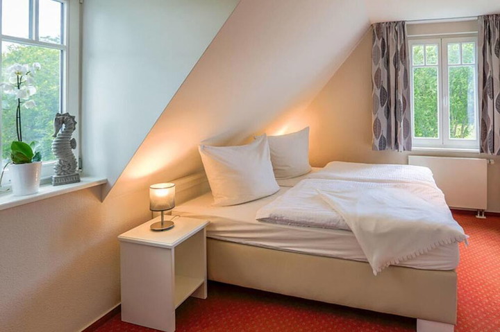 Vacation Home Zingst 4b In The Ostseeferienpark Seepferdchen With Terrace And Garden - Warnemünde