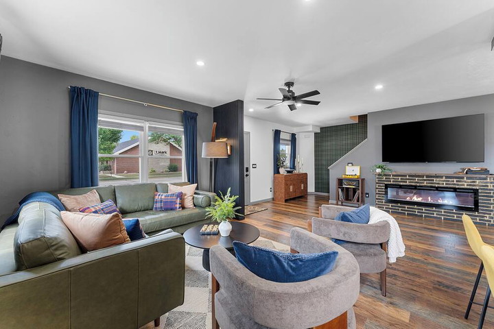 Legacy Suite | Luxury 4br Walk To Lambeau - Green Bay, WI