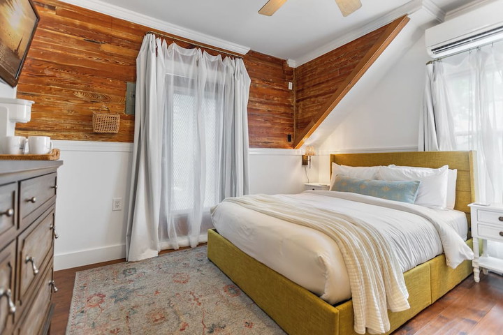 Whitehead Room @ Inn On Fleming~adults Only 2nd Lvl Queen Community Pool - Key West, FL