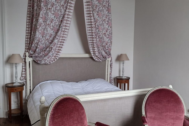 Elegance And Charm Of A Château In Burgundy With The Comfort Of A Villa - Digoin