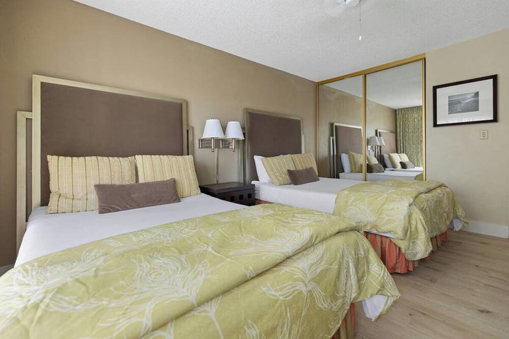 Garden Oasis: Reconnect With Nature! Room W/ Balcony! 3 Outdoor Pools + Parking - Lihue, HI