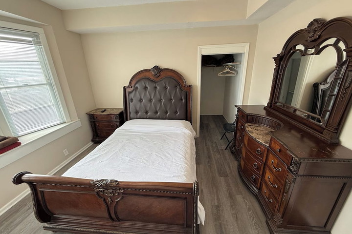Charming 3-bedroom 2 Bath House In Kansas Citys Best Location By Plaza/downtown - Kansas City