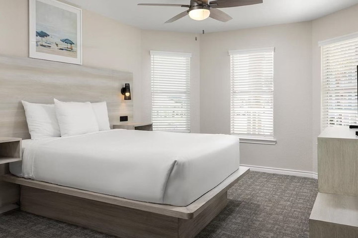 Oceanfront Stay W/ Tennis & Waterpark Access Nearby | Two 2br Villas - Galveston, TX