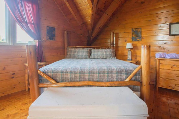 Nuthouse - Pickle Ball, Firepit, Mountain Views - Pigeon Forge, TN