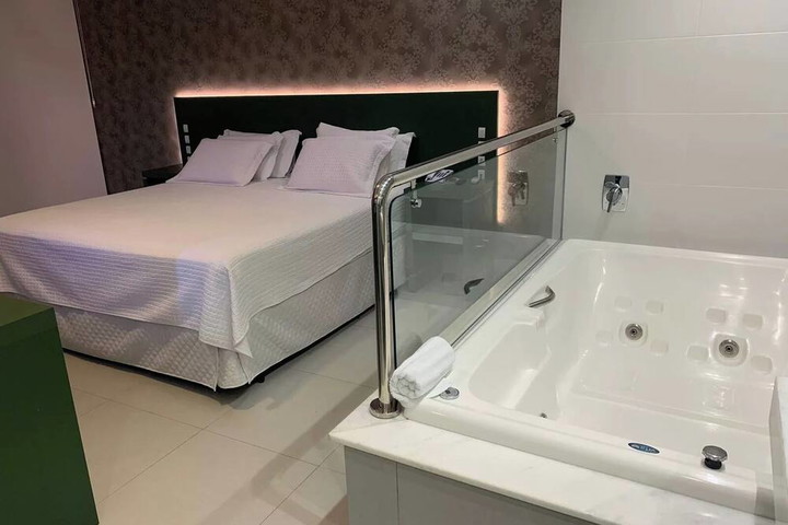 A Green Oasis Perfect For Couples Near Iguazu's Iconic Attractions - Puerto Iguazú