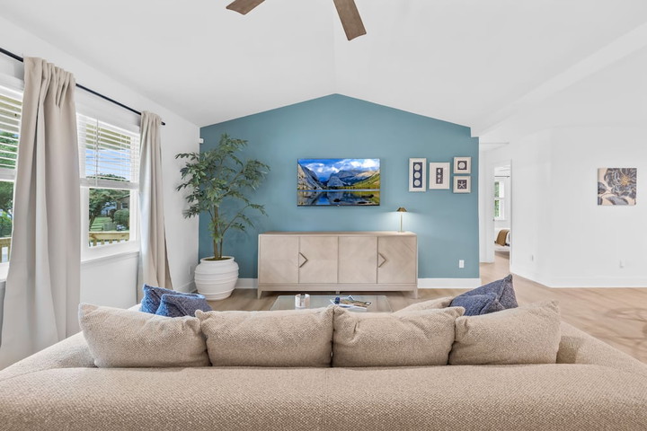 Sapphire Bloom, New Boutique Lake Retreat With Hot Tub, Sleeps 7+1! - Mooresville, NC
