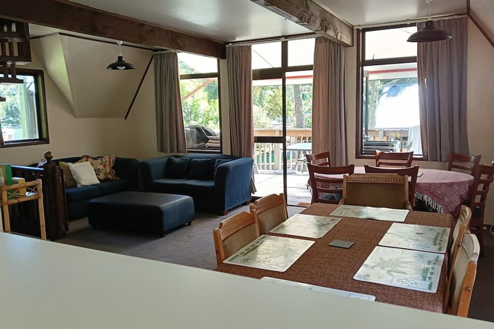 Chalet Near The Lake - Lake Okareka Sleeps 12 - Rotorua