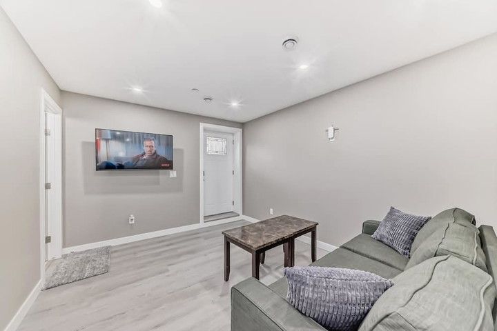 Private Entrance One Bedroom One Bath Basement Suite. Registration # Bl277166 - Alberta