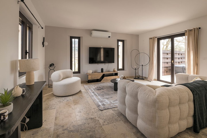 Villa Avec Piscine Dans La Campagne De Lourmarin - Cadenet