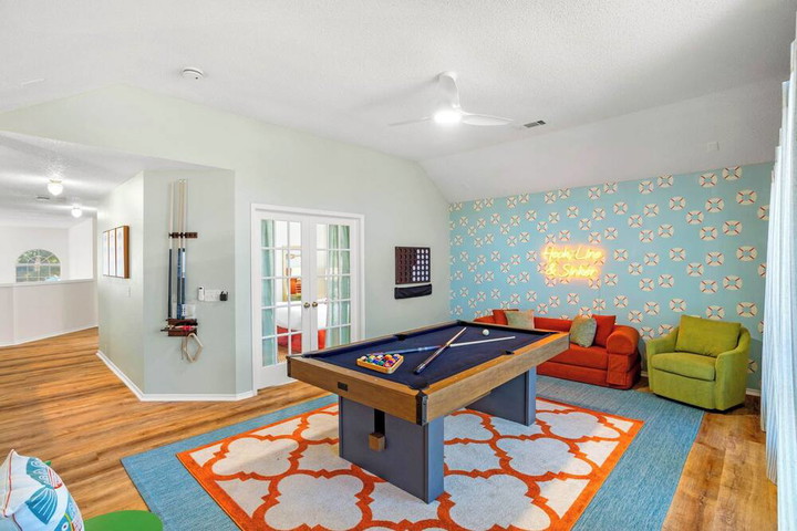 The Painted Paddle: Pool, Hottub, Pickleball Court - Denton, TX