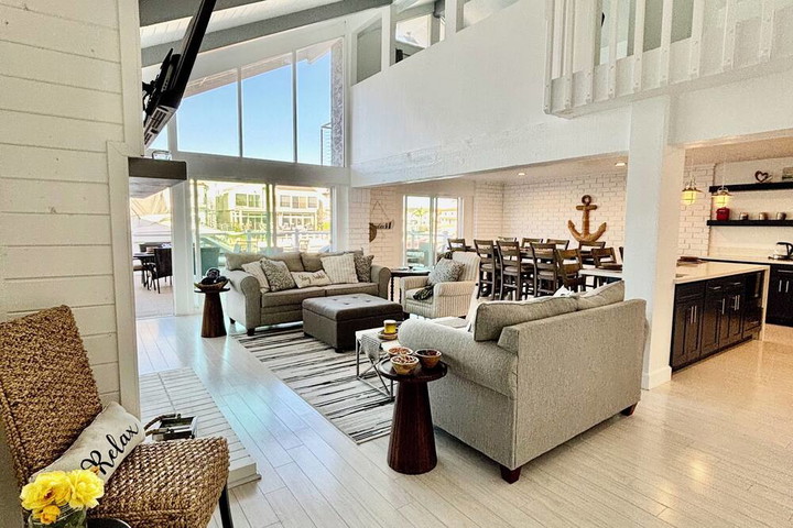 Waterfront Oasis With Kayaks, Arcade, Balconies, Tvs, And Serenity - Oxnard, CA