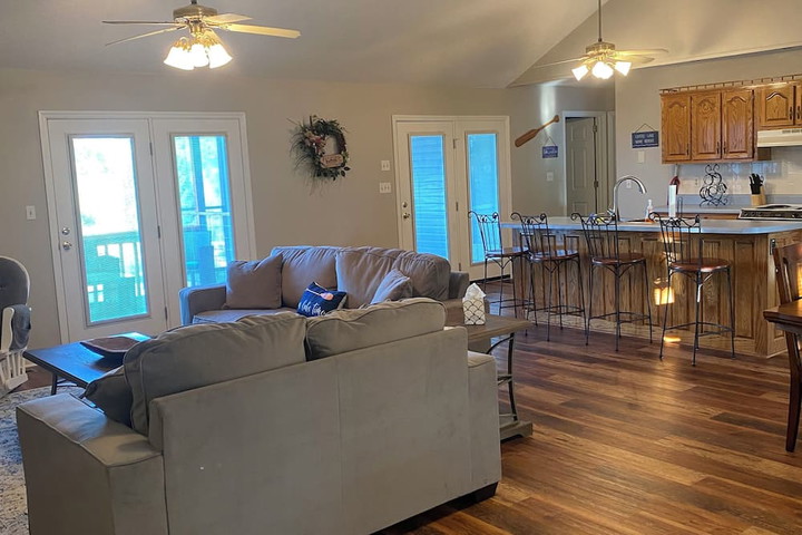 Beautiful Lakefront Retreat W/ Private Dock! Minutes From Public Boat Ramp - Chickamauga Lake, TN