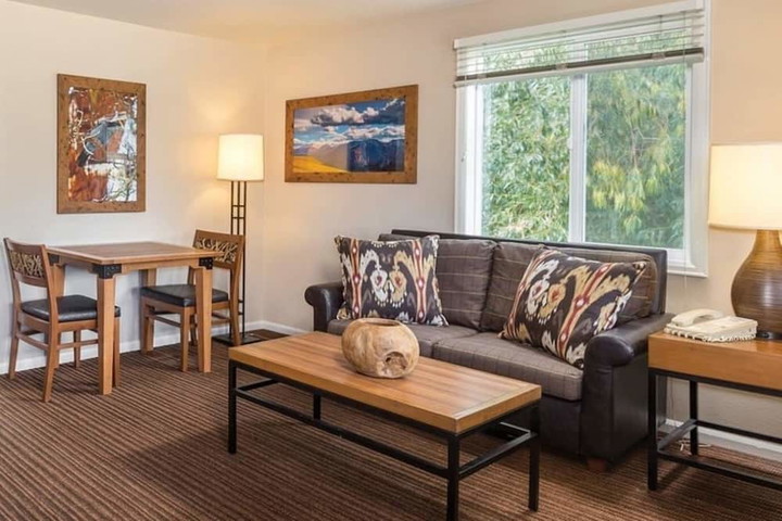 Estes Park | Mountain Basecamp | Hot Tub & Fireplace - Estes Park, CO