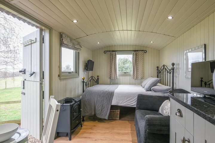 Hay And Hedgerow Glamping - Staffordshire