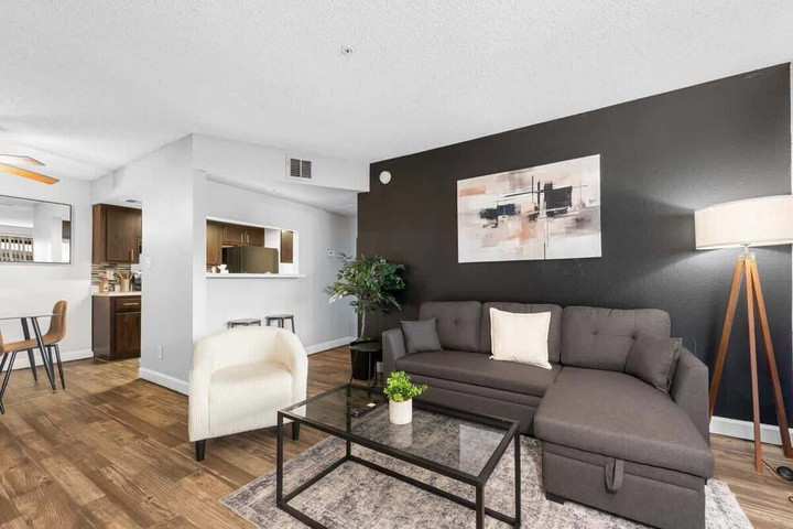 Stylish 2 Bedroom Pet Friendly, Near Asu With Pool - Tempe, AZ