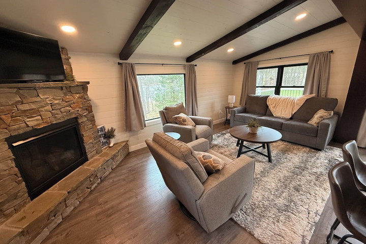 Experience Nisswa's Winter Wonderland & Unwind Lakeside - Nisswa, MN