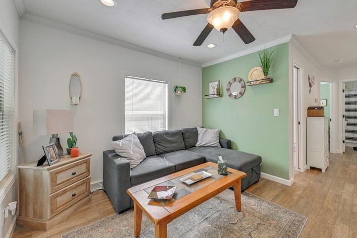 Pool & Lake Access! Sherrills Ford Tiny Home - Lake Norman, NC