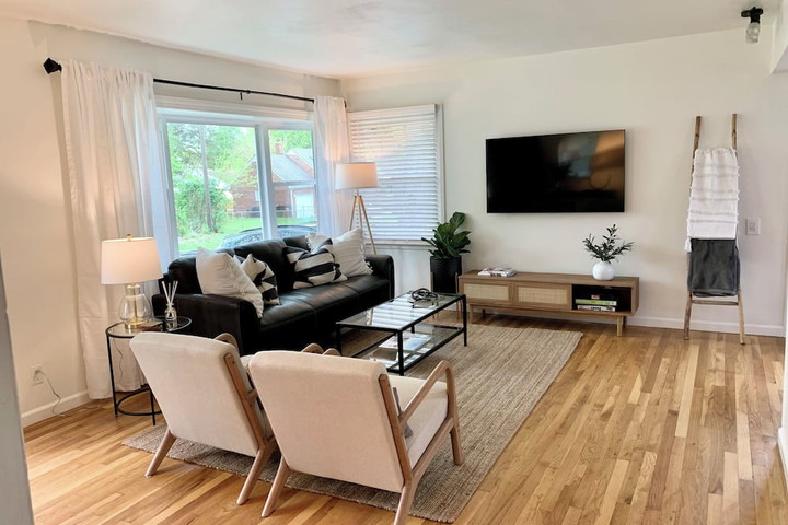 Charming 3-bedroom House With Fenced Yard In A Quiet  Neighborhood  Dog Friendly - Dayton, OH