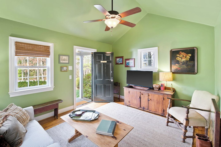 Ivy Cottages | 5 Private Cottages Perfect For Groups & Weddings - Crozet, VA
