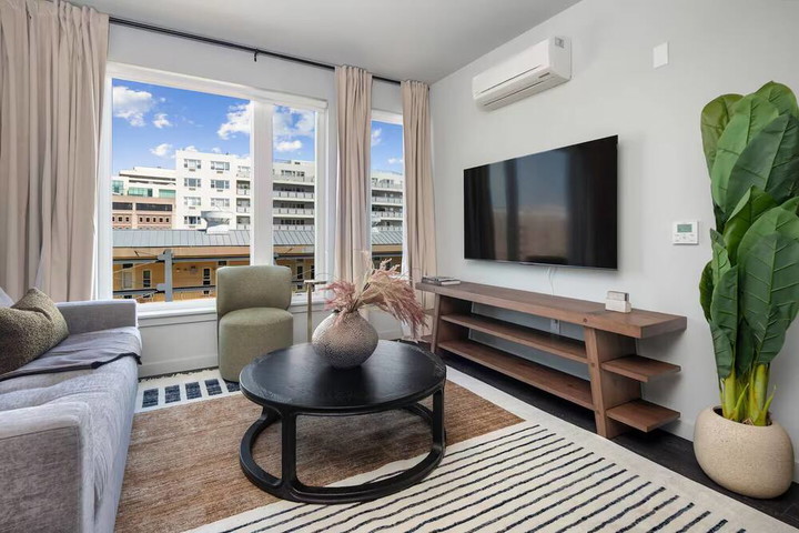 Designer 2br | Gym, Parking - White Plains, NY