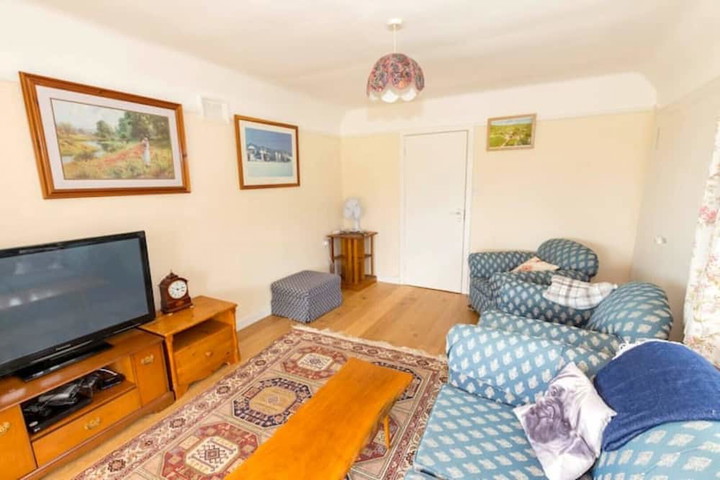 Spacious Family Bungalow With Oak Garden Room - Stroud, UK