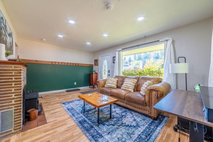 Cozy Lake Stevens Cottage - Marysville, WA