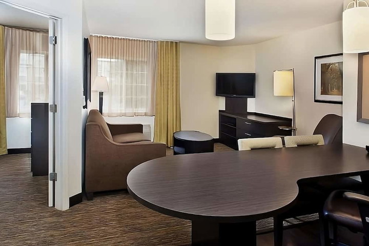 Comfort And Convenience! 4 Pet-friendly Units To Enjoy. Near Billy Bob's Texas! - New Brunswick, NJ