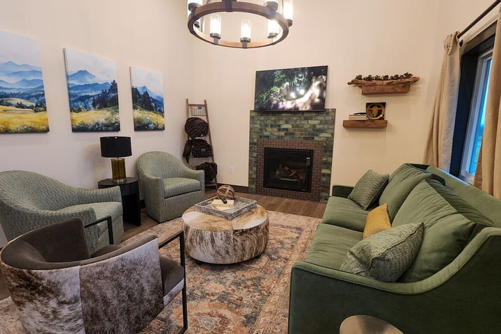 Cabin 8 Two Bed Modern Luxury W Hot Tub - Davis, WV