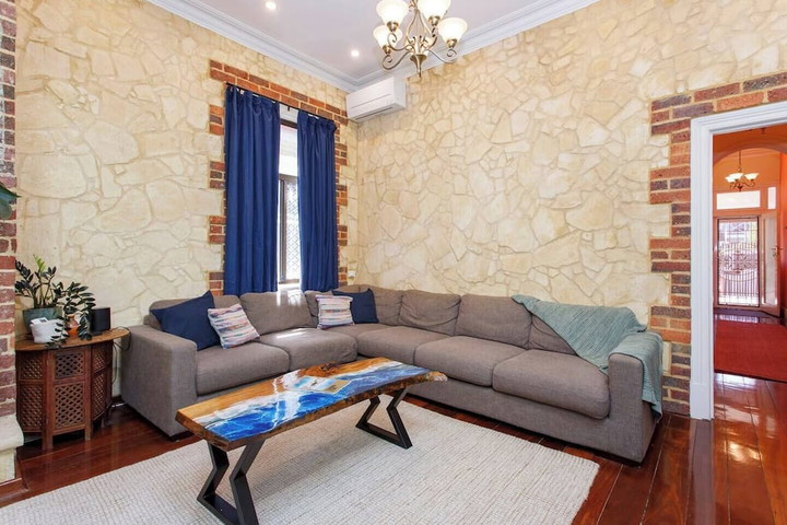 Spacious Walkable Home With Garden Courtyard - Fremantle