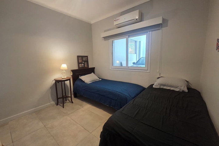 Modern House With Pool And Jacuzzi With Three Bedrooms And Two Bathrooms For 6 People. - San Juan