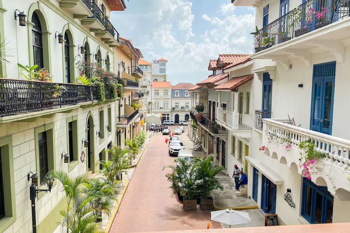 Amazing Experience Casco Viejo 5 - Panama City
