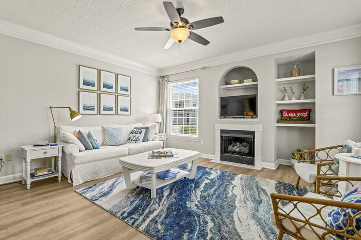 Beach Haven Villa|sleeps 4|gated Community|sparkling Pools|close To The Beach! - Gulfport, MS