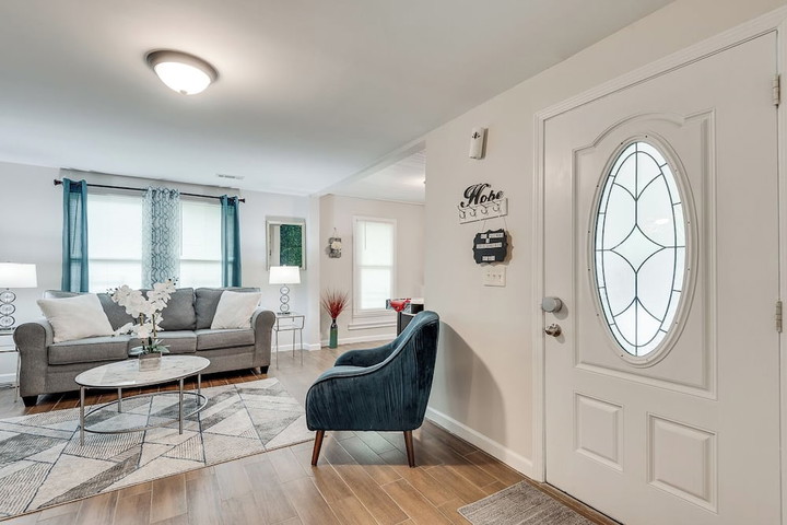 Atl's New Hottest Vibe, Spacious 7-bedroom House - Smyrna, GA