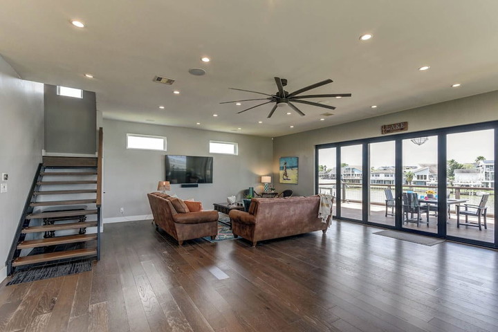 Beautiful Spacious 4 Bedroom House On The Lake. Gorgeous Pool And Amazing Views! - League City, TX