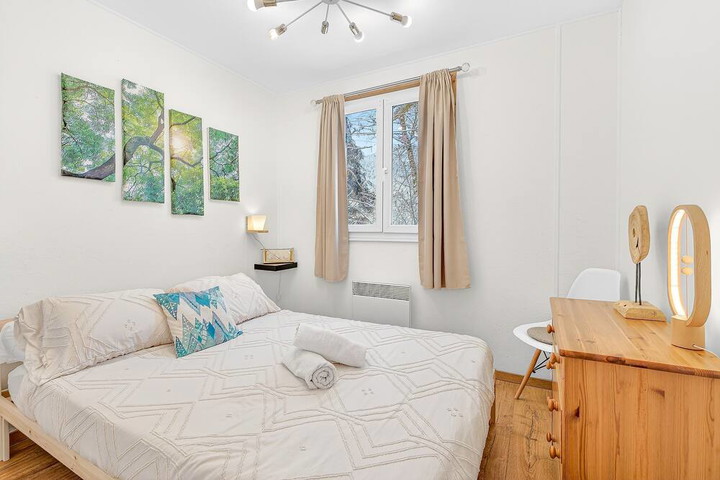 Maison De Vacances 'Entier Avec Spa 6 Personnes' Avec Vue Sur La Montagne, Wi-fi Et Climatisation - Seyne