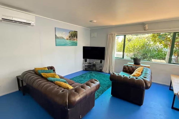 Beachside Bach Just Across The Road To Ligar Bay! - Tākaka